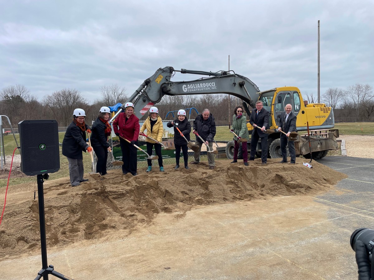 Town Breaks Ground for New Elementary School Building – THE AMHERST CURRENT